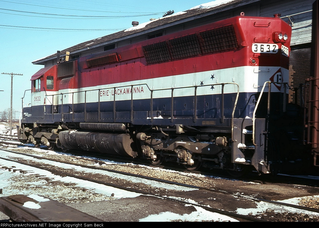 EL 3632 at State Line